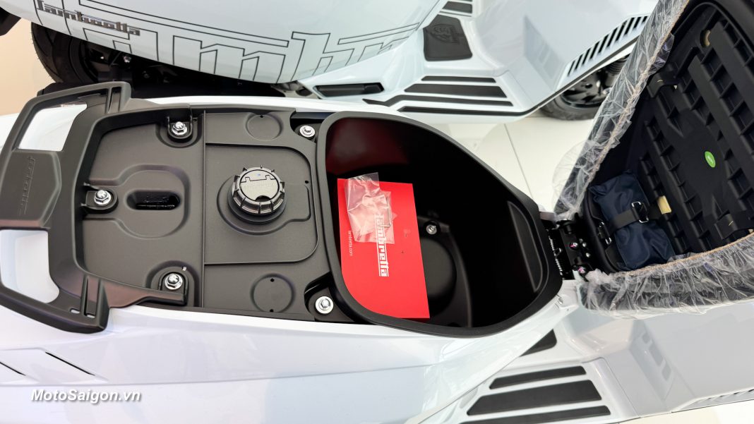Lambretta X300 GP 2025 đánh giá xe thực tế đã có giá bán - Motosaigon