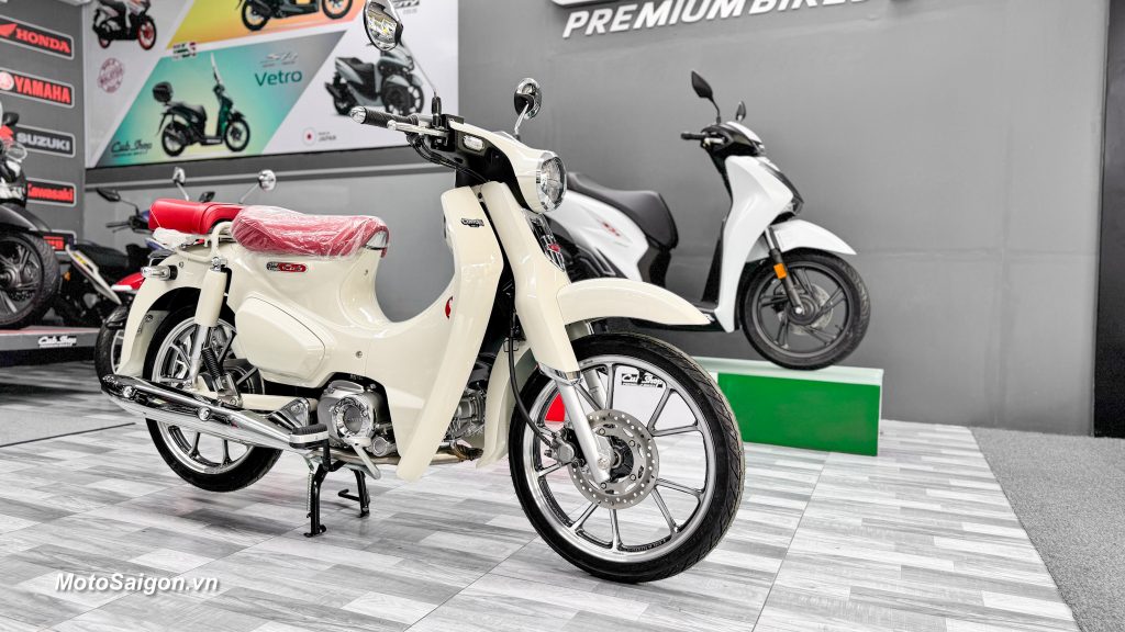 Honda Super Cub C125 Custom màu trắng yên đỏ đặc biệt đã về Việt Nam ...