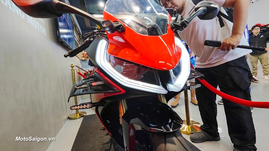 QJMotor SRK250 RD độc đáo sportbike 250cc 4 xylanh thẳng hàng - Motosaigon