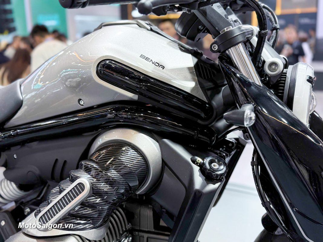 Benda bất ngờ ra mắt động cơ Boxer 250 Hybrid hoàn toàn mới - Motosaigon