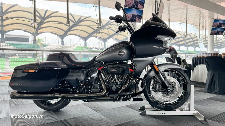 Harley-Davidson CVO Road Glide 2025 màu đen Raven Fade đã có giá bán ...