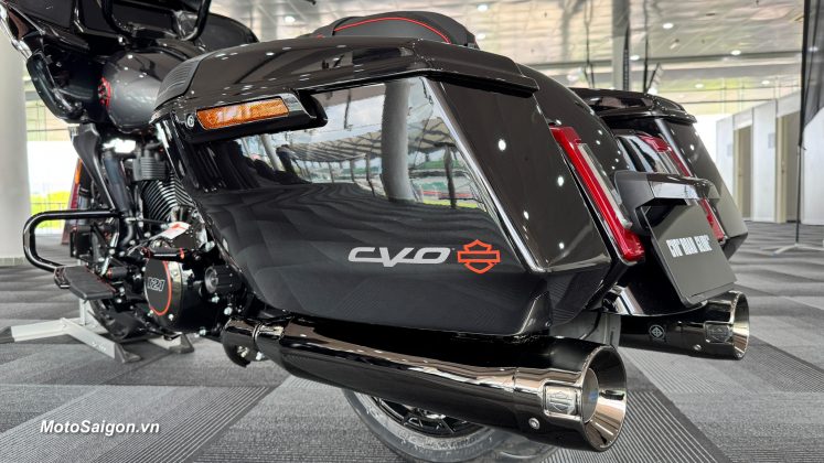 Harley-Davidson CVO Road Glide 2025 màu đen Raven Fade đã có giá bán ...