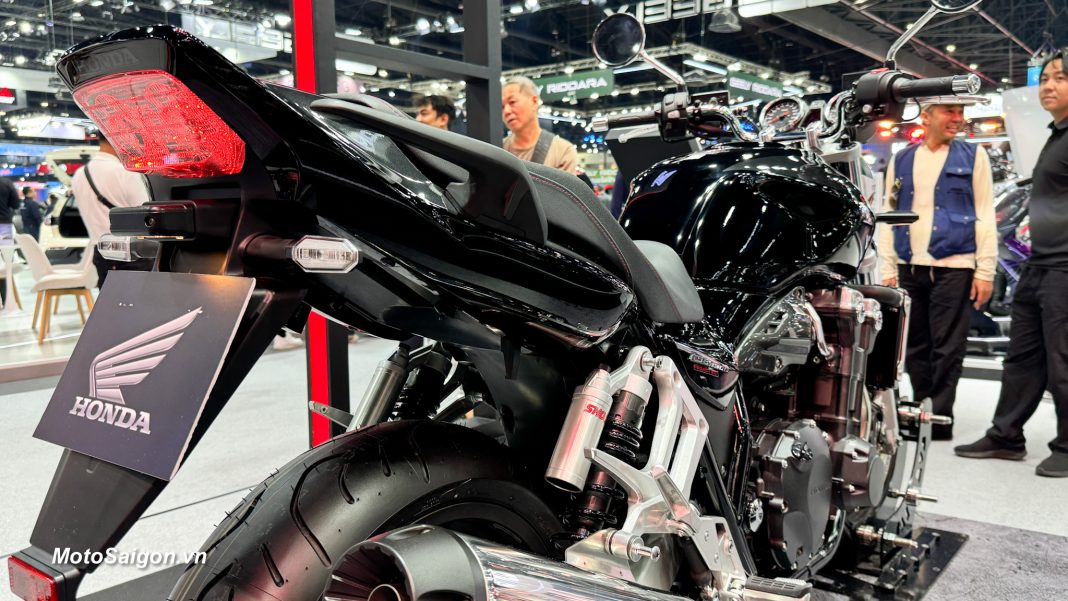 Honda CB1300 Final Edition phiên bản cuối cùng ra mắt tại Thái Lan kèm ...
